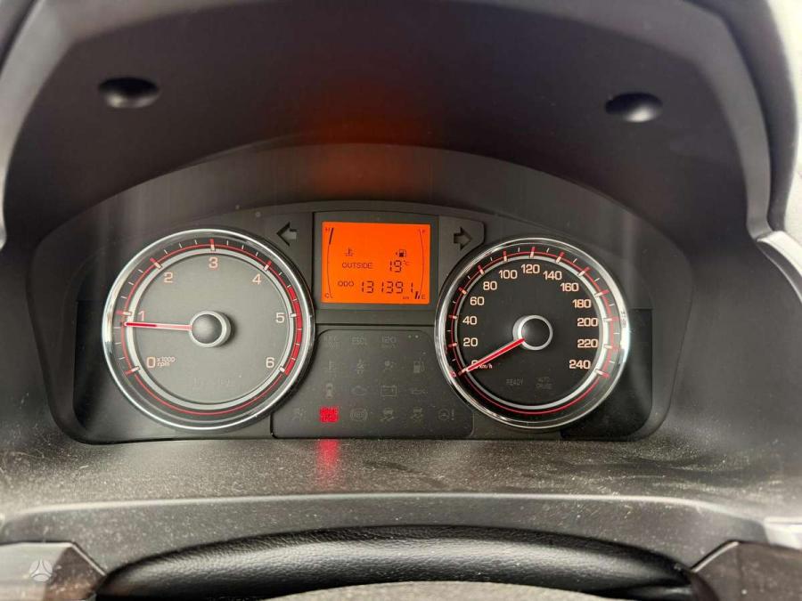 Sarkans SsangYong Korando 2016 Marijampole, ar dzinēja tilpumu 2.16 L un nobraukumu 130 tūkst. km par 3499 €, foto 3 vietnē AUTOMOTO.COM.LV