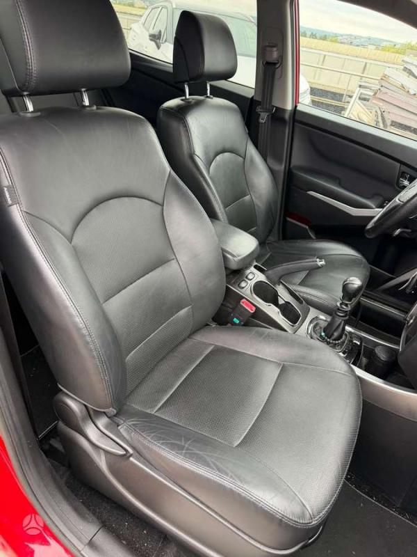 Red SsangYong Korando 2016 in Marijampole, with an engine capacity of 2.16 L and mileage of 130 thousand km for 3499 €, photo 7 on AUTOMOTO.COM.LV