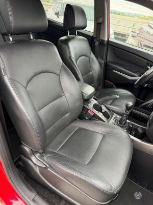 Red SsangYong Korando 2016 in Marijampole, with an engine capacity of 2.16 L and mileage of 130 thousand km for 3999 €, photo 9 on AUTOMOTO.COM.LV