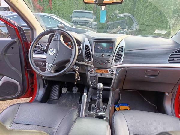 Sarkans SsangYong Korando 2016 Marijampole, ar dzinēja tilpumu 2.16 L un nobraukumu 130 tūkst. km par 4799 €, foto 4 vietnē AUTOMOTO.COM.LV