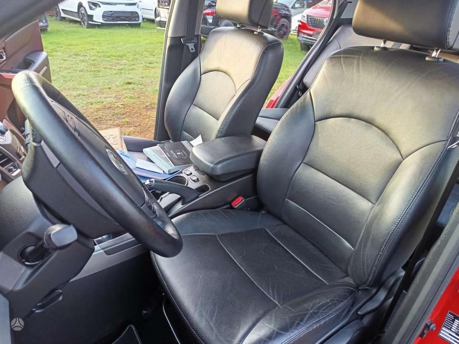 Sarkans SsangYong Korando 2016 Marijampole, ar dzinēja tilpumu 2.16 L un nobraukumu 130 tūkst. km par 4799 €, foto 44 vietnē AUTOMOTO.COM.LV