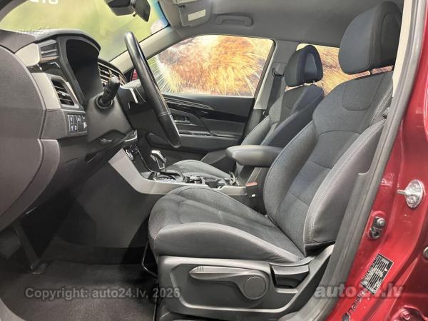 SsangYong Korando 2021 in Tallinn, with an engine capacity of 1.60 L and mileage of 43 thousand km for 14900 €, photo 8 on AUTOMOTO.COM.LV