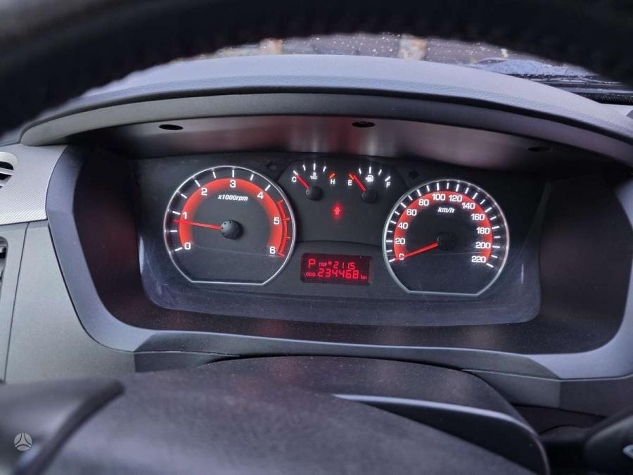 Balts SsangYong Korando 2013 Viļņa, ar dzinēja tilpumu 2.00 L un nobraukumu 234 tūkst. km par 5000 €, foto 11 vietnē AUTOMOTO.COM.LV