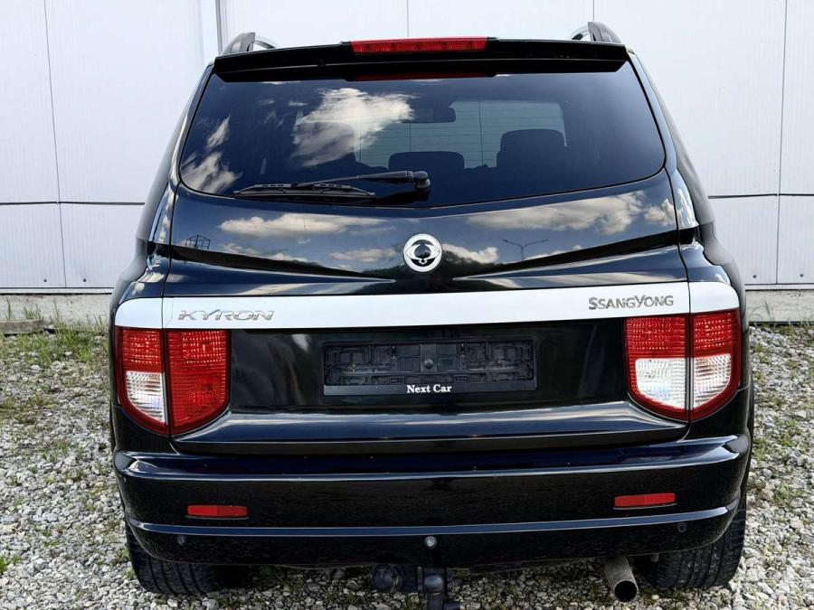 Melns SsangYong Kyron 2006 Kauņa, ar dzinēja tilpumu 2.00 L un nobraukumu 158 tūkst. km par 3200 €, foto 5 vietnē AUTOMOTO.COM.LV