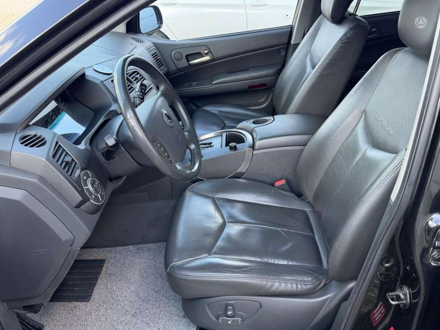 Melns SsangYong Kyron 2006 Kauņa, ar dzinēja tilpumu 2.00 L un nobraukumu 158 tūkst. km par 3200 €, foto 11 vietnē AUTOMOTO.COM.LV