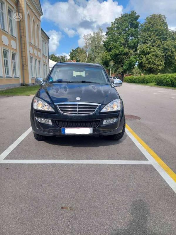 Black SsangYong Kyron 2008 in Marijampole, with an engine capacity of 2.20 L and mileage of 180 thousand km for 2400 €, photo 6 on AUTOMOTO.COM.LV