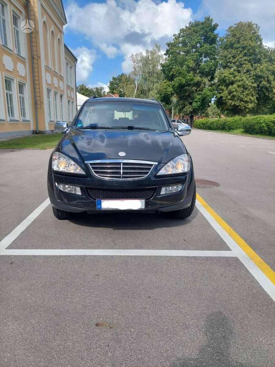 Black SsangYong Kyron 2008 in Marijampole, with an engine capacity of 2.20 L and mileage of 180 thousand km for 2400 €, photo 6 on AUTOMOTO.COM.LV
