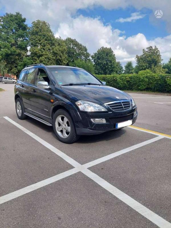 Black SsangYong Kyron 2008 in Marijampole, with an engine capacity of 2.20 L and mileage of 180 thousand km for 2400 €, photo 7 on AUTOMOTO.COM.LV