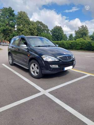 Black SsangYong Kyron 2008 in Marijampole, with an engine capacity of 2.20 L and mileage of 180 thousand km for 2400 €, photo 7 on AUTOMOTO.COM.LV