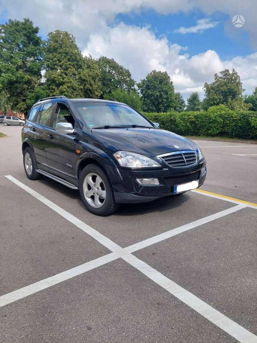 Black SsangYong Kyron 2008 in Marijampole, with an engine capacity of 2.20 L and mileage of 180 thousand km for 2400 €, photo 7 on AUTOMOTO.COM.LV