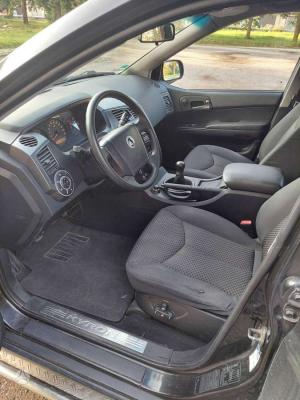 Black SsangYong Kyron 2008 in Marijampole, with an engine capacity of 2.20 L and mileage of 180 thousand km for 2400 €, photo 11 on AUTOMOTO.COM.LV