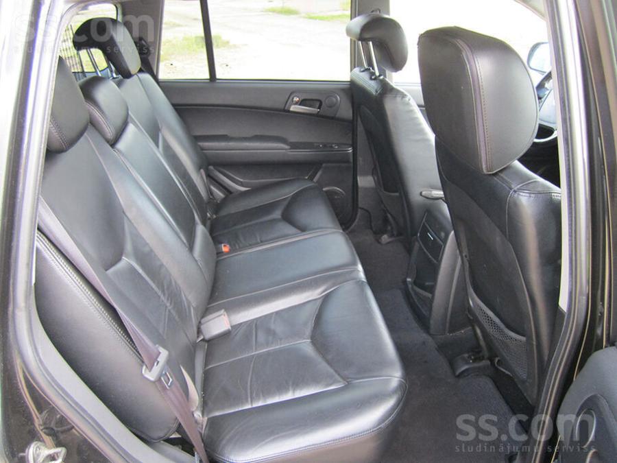 Black SsangYong Kyron 2009 in Riga, with an engine capacity of 2.70 L and mileage of 141 thousand km for 2350 €, photo 8 on AUTOMOTO.COM.LV
