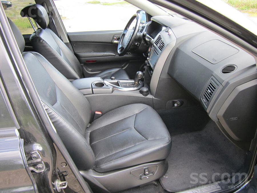 Black SsangYong Kyron 2009 in Riga, with an engine capacity of 2.70 L and mileage of 141 thousand km for 2350 €, photo 10 on AUTOMOTO.COM.LV