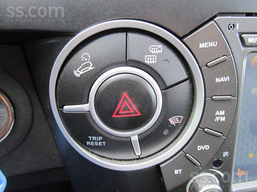 Black SsangYong Kyron 2009 in Riga, with an engine capacity of 2.70 L and mileage of 141 thousand km for 2350 €, photo 12 on AUTOMOTO.COM.LV