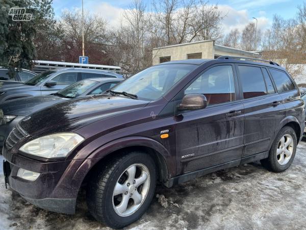 Violet SsangYong Kyron 2009 in Vilnius, with an engine capacity of 2.70 L and mileage of 228 thousand km for 2950 €, photo 3 on AUTOMOTO.COM.LV