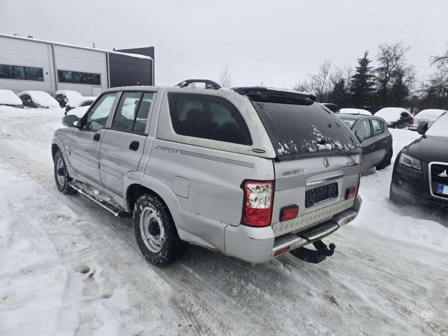 Grey SsangYong Musso 2005 in Ukmerge, with an engine capacity of 2.90 L and mileage of 248 thousand km for 2450 €, photo 1 on AUTOMOTO.COM.LV
