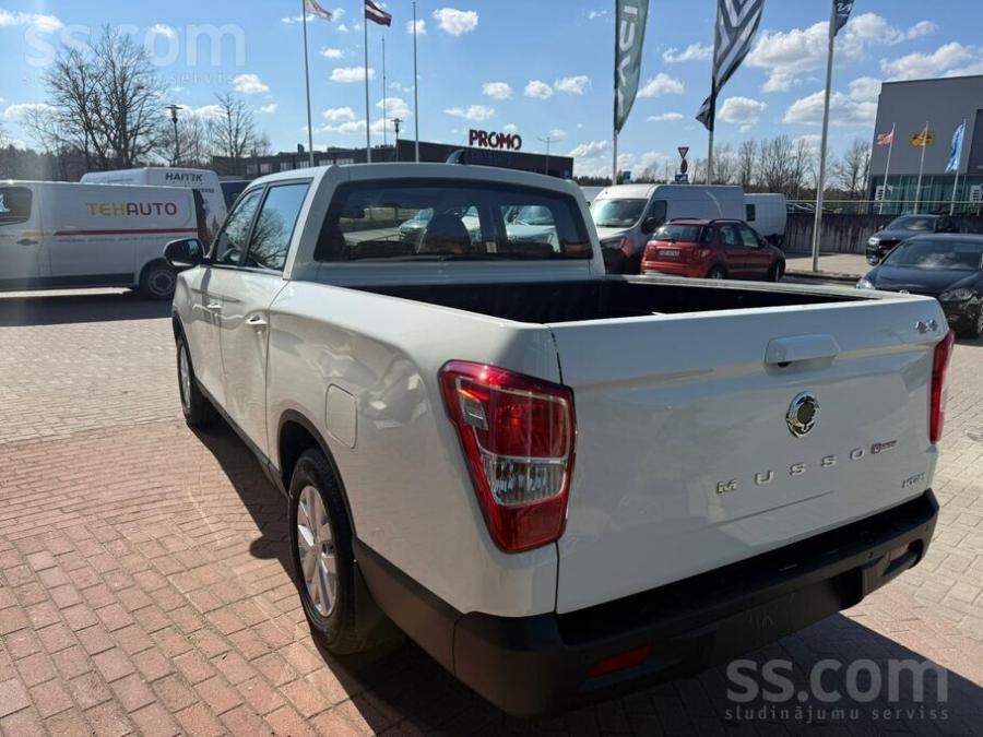White SsangYong Musso 2026 in Valmiera, with an engine capacity of 2.20 L and mileage of 10 thousand km for 36300 €, photo 5 on AUTOMOTO.COM.LV