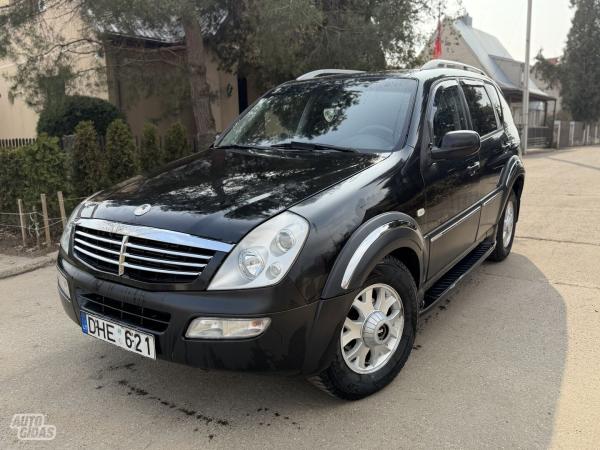 Melns SsangYong Rexton 2004 Kauņa, ar dzinēja tilpumu 2.70 L un nobraukumu 202 tūkst. km par 2550 €, foto 1 vietnē AUTOMOTO.COM.LV