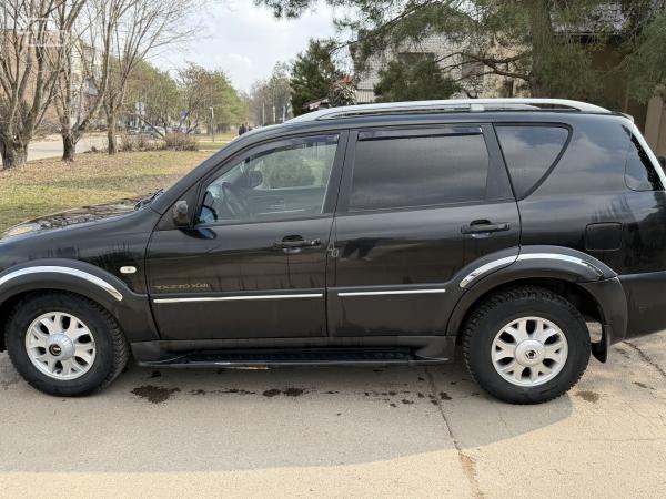 Melns SsangYong Rexton 2004 Kauņa, ar dzinēja tilpumu 2.70 L un nobraukumu 202 tūkst. km par 2550 €, foto 5 vietnē AUTOMOTO.COM.LV