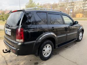 Black SsangYong Rexton 2004 in Kaunas, with an engine capacity of 2.70 L and mileage of 202 thousand km for 2550 €, photo 7 on AUTOMOTO.COM.LV