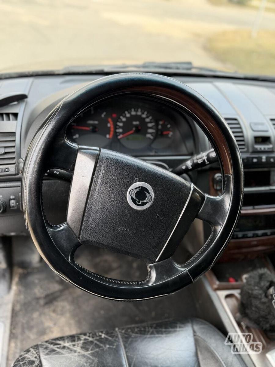 Black SsangYong Rexton 2004 in Kaunas, with an engine capacity of 2.70 L and mileage of 202 thousand km for 2550 €, photo 24 on AUTOMOTO.COM.LV