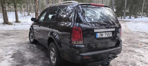 Black SsangYong Rexton 2004 in Rezekne, with an engine capacity of 2.70 L and mileage of 292 thousand km for 2300 €, photo 1 on AUTOMOTO.COM.LV