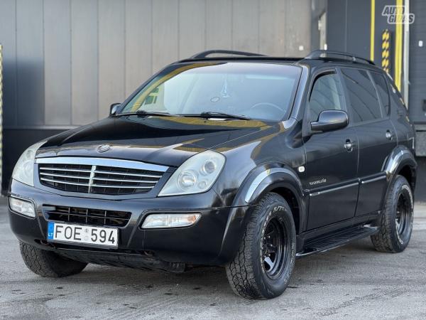 Melns SsangYong Rexton 2005 Kaišiadorys, ar dzinēja tilpumu 2.70 L un nobraukumu 324 tūkst. km par 1700 €, foto 2 vietnē AUTOMOTO.COM.LV