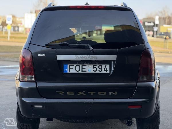 Melns SsangYong Rexton 2005 Kaišiadorys, ar dzinēja tilpumu 2.70 L un nobraukumu 324 tūkst. km par 1700 €, foto 5 vietnē AUTOMOTO.COM.LV