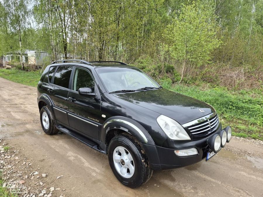 Black SsangYong Rexton 2005 in Vilnius, with an engine capacity of 2.70 L and mileage of 134 thousand km for 3000 €, photo 3 on AUTOMOTO.COM.LV