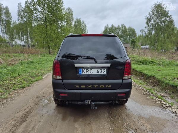 Black SsangYong Rexton 2005 in Vilnius, with an engine capacity of 2.70 L and mileage of 134 thousand km for 3000 €, photo 5 on AUTOMOTO.COM.LV