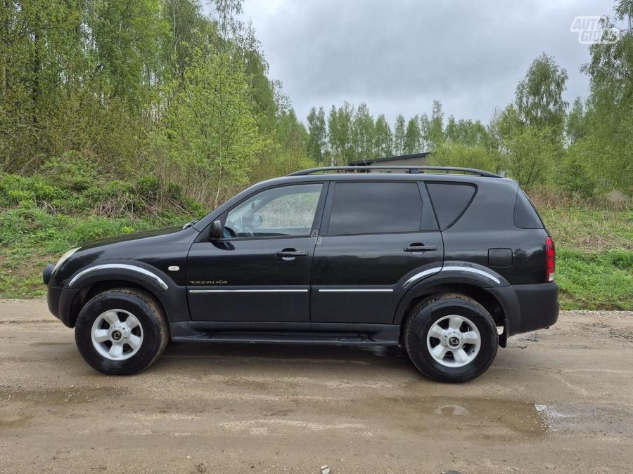 Black SsangYong Rexton 2005 in Vilnius, with an engine capacity of 2.70 L and mileage of 134 thousand km for 3000 €, photo 8 on AUTOMOTO.COM.LV