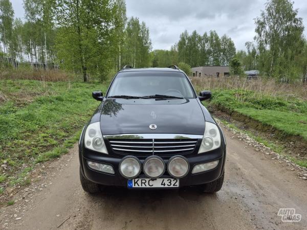Black SsangYong Rexton 2005 in Vilnius, with an engine capacity of 2.70 L and mileage of 134 thousand km for 3000 €, photo 8 on AUTOMOTO.COM.LV