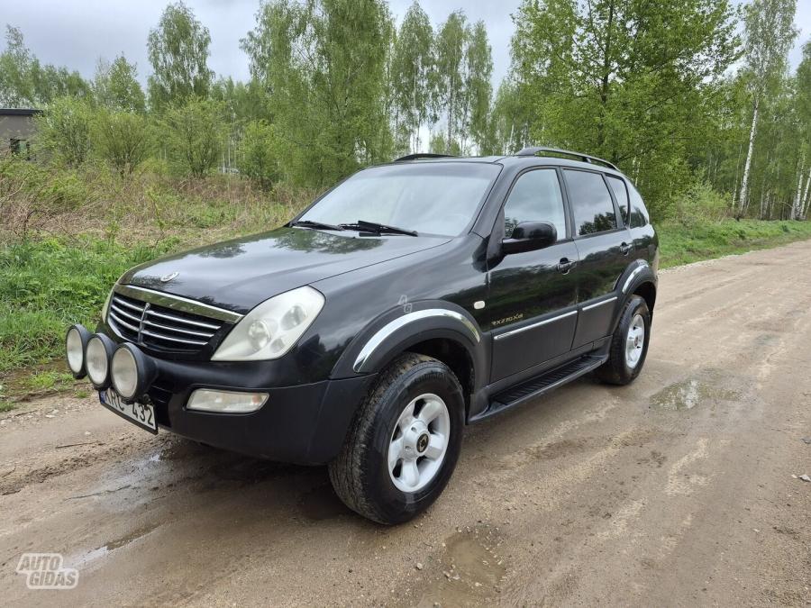 Black SsangYong Rexton 2005 in Vilnius, with an engine capacity of 2.70 L and mileage of 134 thousand km for 3000 €, photo 10 on AUTOMOTO.COM.LV