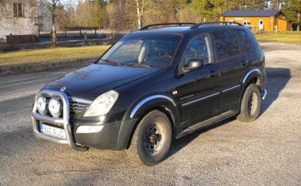 Black SsangYong Rexton 2005 in Parnu, with an engine capacity of 2.70 L and mileage of 347 thousand km for 2100 €, photo 8 on AUTOMOTO.COM.LV