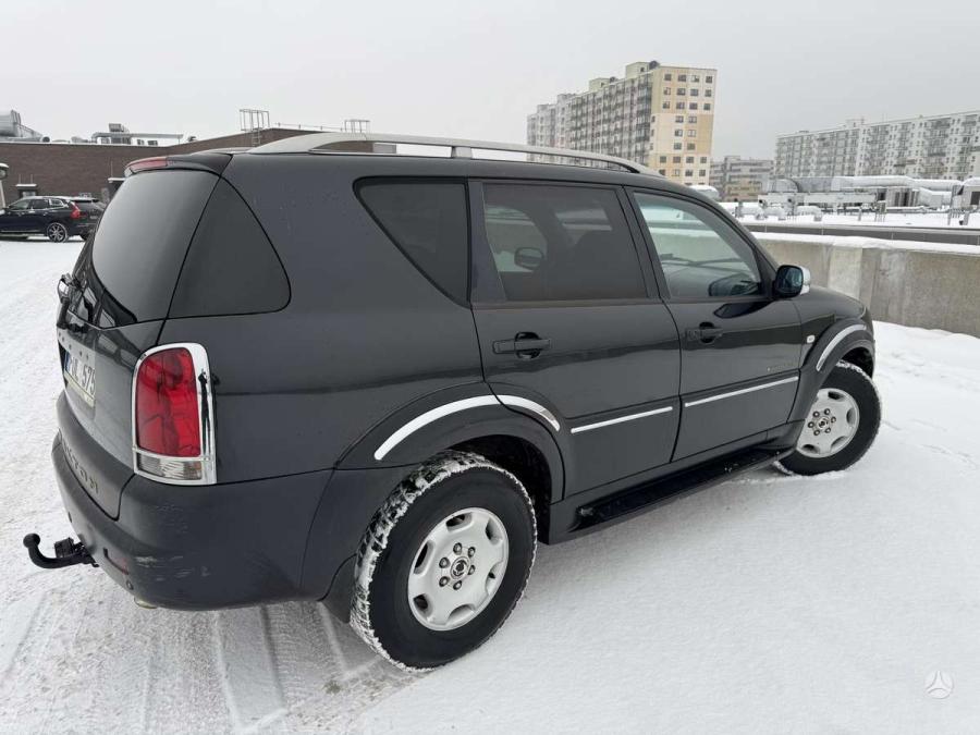 Melns SsangYong Rexton 2007 Viļņa, ar dzinēja tilpumu 2.70 L un nobraukumu 160 tūkst. km par 2999 €, foto 12 vietnē AUTOMOTO.COM.LV
