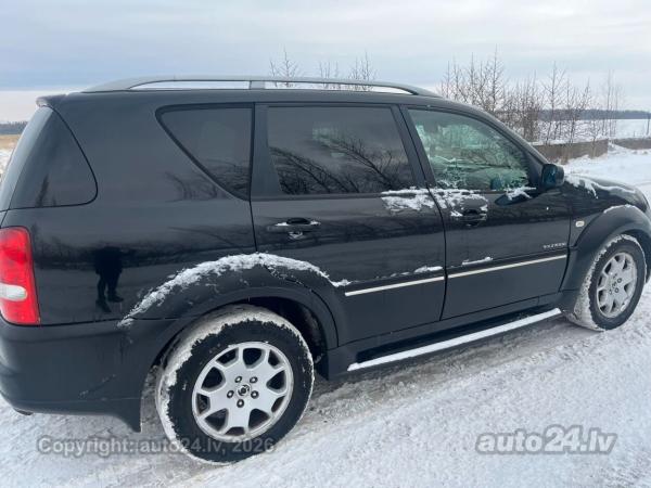 Black SsangYong Rexton 2007 in Tallinn, with an engine capacity of 2.70 L and mileage of 226 thousand km for 3499 €, photo 5 on AUTOMOTO.COM.LV