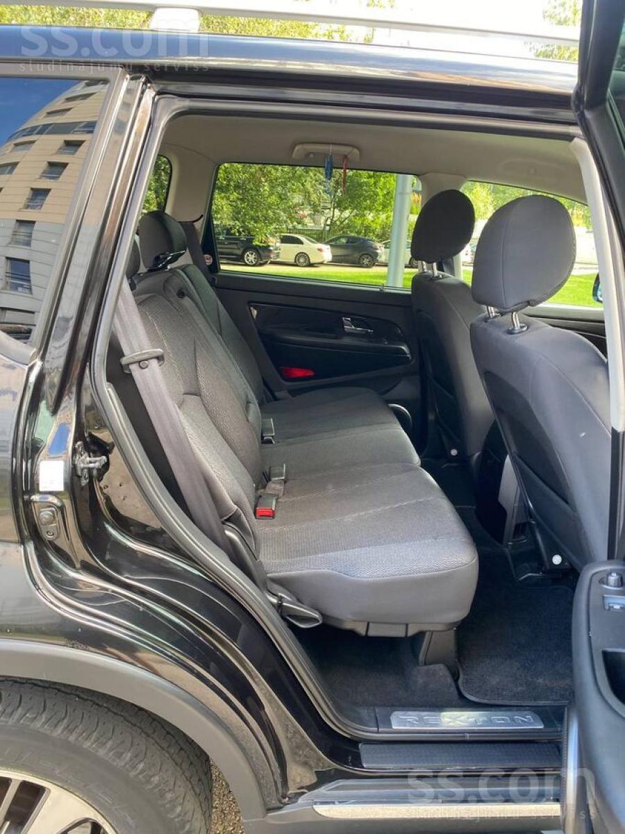 Melns SsangYong Rexton 2016 Rīga, ar dzinēja tilpumu 2.00 L un nobraukumu 62 tūkst. km par 9450 €, foto 11 vietnē AUTOMOTO.COM.LV