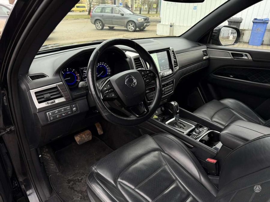 Melns SsangYong Rexton 2018 Rokiškis, ar dzinēja tilpumu 2.20 L un nobraukumu 142 tūkst. km par 10900 €, foto 16 vietnē AUTOMOTO.COM.LV