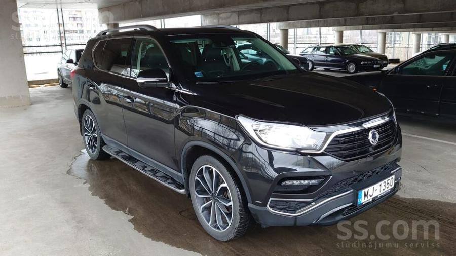 Black SsangYong Rexton 2019 in Riga, with an engine capacity of 2.20 L and mileage of 85 thousand km for 19000 €, photo 3 on AUTOMOTO.COM.LV