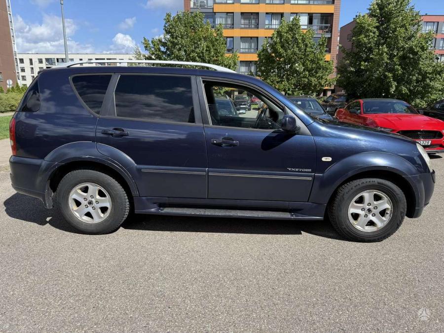 Blue SsangYong Rexton 2007 in Vilnius, with an engine capacity of 2.70 L and mileage of 230 thousand km for 2450 €, photo 7 on AUTOMOTO.COM.LV