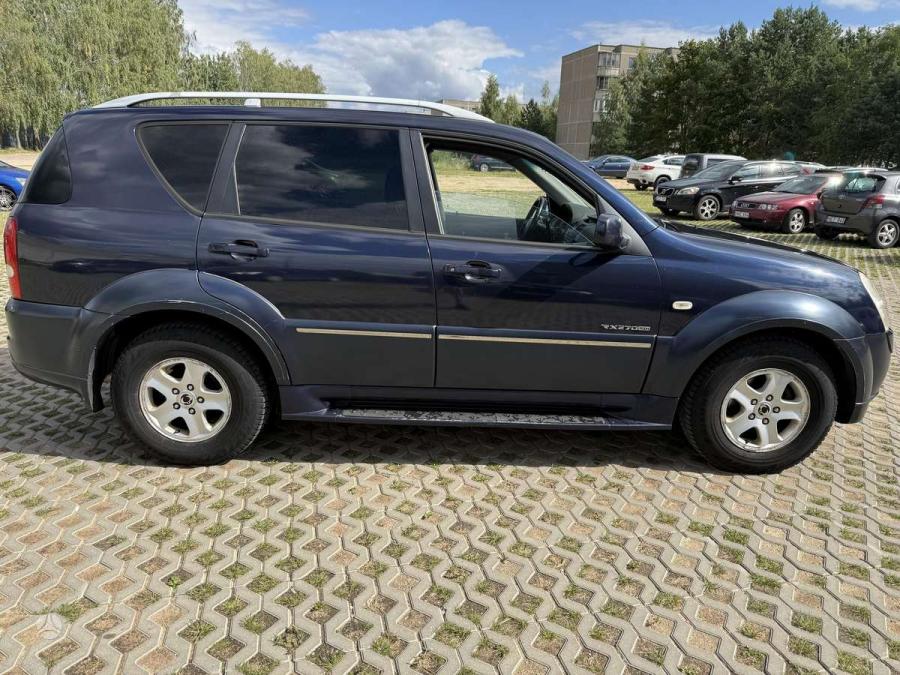 Blue SsangYong Rexton 2007 in Vilnius, with an engine capacity of 2.70 L and mileage of 230 thousand km for 1600 €, photo 7 on AUTOMOTO.COM.LV