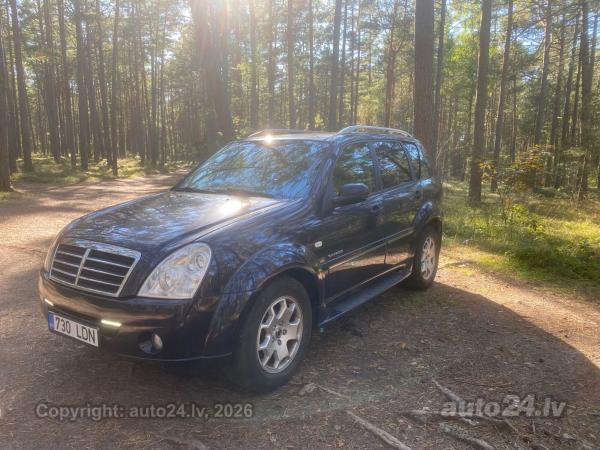 Zils SsangYong Rexton 2009 Tallina, ar dzinēja tilpumu 2.70 L un nobraukumu 241 tūkst. km par 3000 €, foto 4 vietnē AUTOMOTO.COM.LV