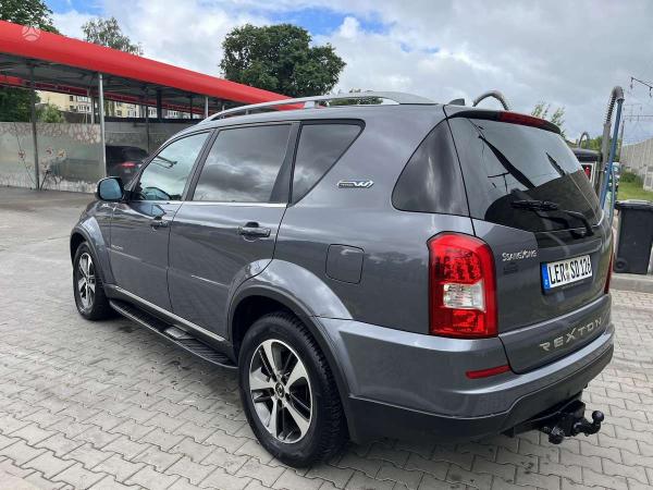 Zils SsangYong Rexton 2016 Viļņa, ar dzinēja tilpumu 2.20 L un nobraukumu 150 tūkst. km par 6999 €, foto 2 vietnē AUTOMOTO.COM.LV