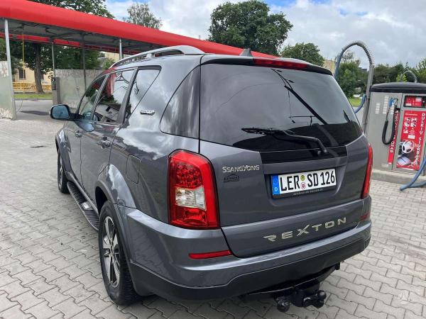 Zils SsangYong Rexton 2016 Viļņa, ar dzinēja tilpumu 2.20 L un nobraukumu 150 tūkst. km par 6999 €, foto 3 vietnē AUTOMOTO.COM.LV