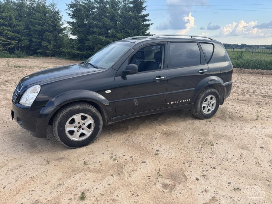 SsangYong Rexton 2008 in Vilnius, with an engine capacity of 2.70 L and mileage of 212 thousand km for 3450 €, photo 4 on AUTOMOTO.COM.LV