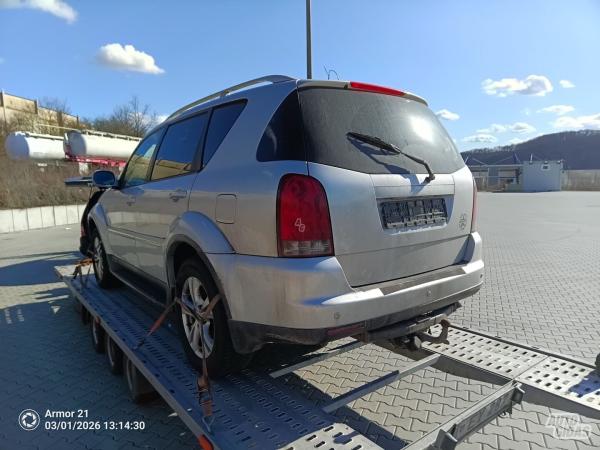 SsangYong Rexton 2012 in Alytus, with an engine capacity of 2.70 L and mileage of 215 thousand km for 4600 €, photo 4 on AUTOMOTO.COM.LV