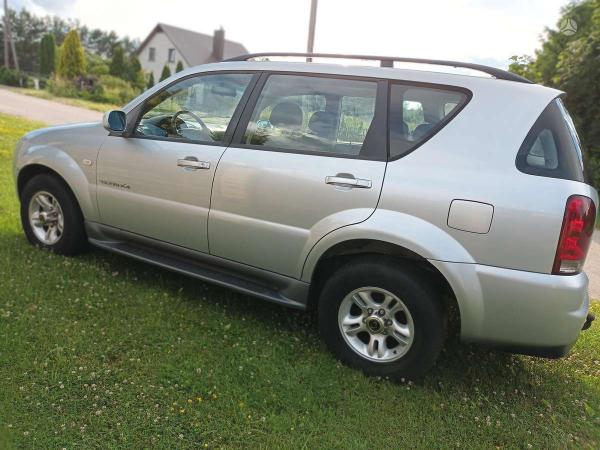 Pelēks SsangYong Rexton 2005 Kauņa, ar dzinēja tilpumu 2.70 L un nobraukumu 215 tūkst. km par 2600 €, foto 6 vietnē AUTOMOTO.COM.LV