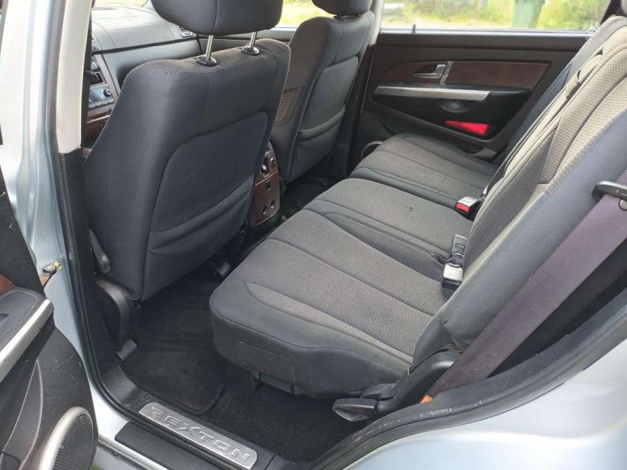 Pelēks SsangYong Rexton 2005 Kauņa, ar dzinēja tilpumu 2.70 L un nobraukumu 215 tūkst. km par 2600 €, foto 11 vietnē AUTOMOTO.COM.LV