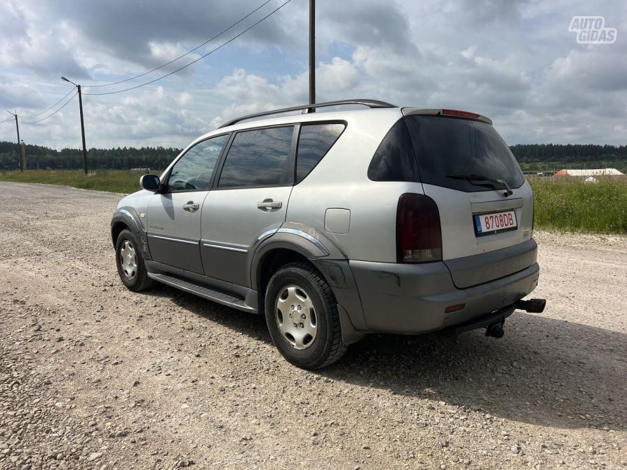 Pelēks SsangYong Rexton 2006 Viļņa, ar dzinēja tilpumu 2.70 L un nobraukumu 370 tūkst. km par 1750 €, foto 4 vietnē AUTOMOTO.COM.LV