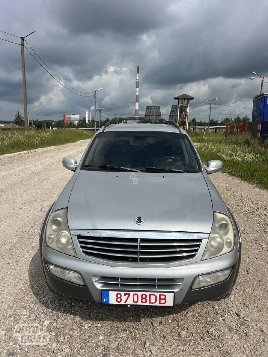 Pelēks SsangYong Rexton 2006 Viļņa, ar dzinēja tilpumu 2.70 L un nobraukumu 370 tūkst. km par 1750 €, foto 6 vietnē AUTOMOTO.COM.LV